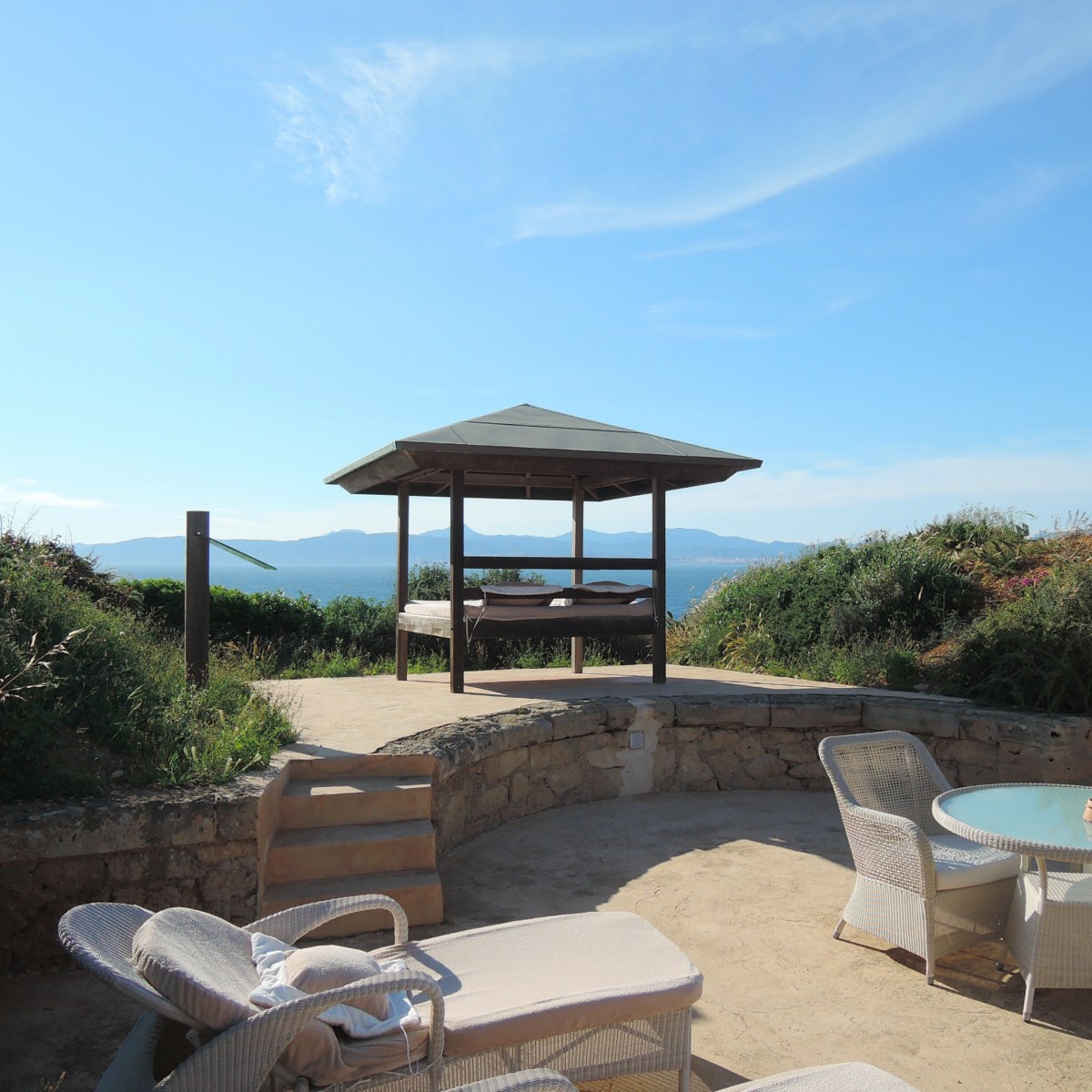 Hotel Cap Rocat, Mallorca, Spanien: Schlichter Luxus im Schützengraben ...